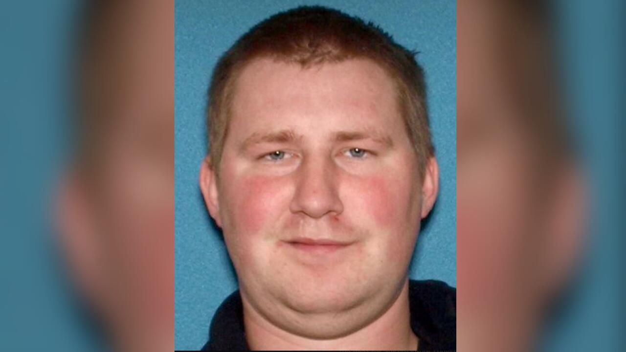 Chatsworth Man Arrested Charged With Luring 14 Year Old