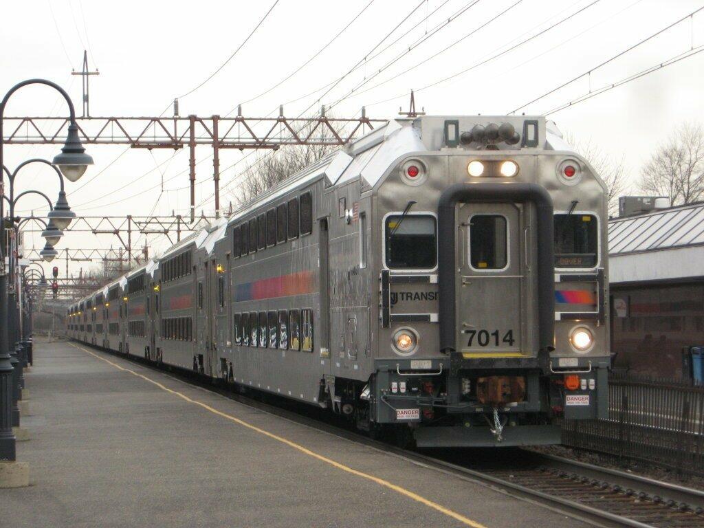 COMMUTER ALERT: Minor Derailment Causes Delays on NJ Transit Train ...