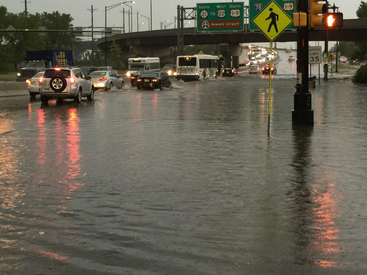 Gridlock Traffic Coming Leaving Newark On Rt 21 1and9 Due To Flooding