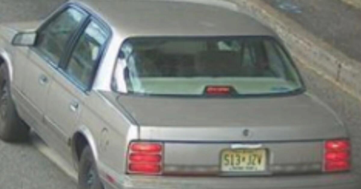 Police Seek Three Suspects, Vehicle in Connection to Newark Armed Robbery