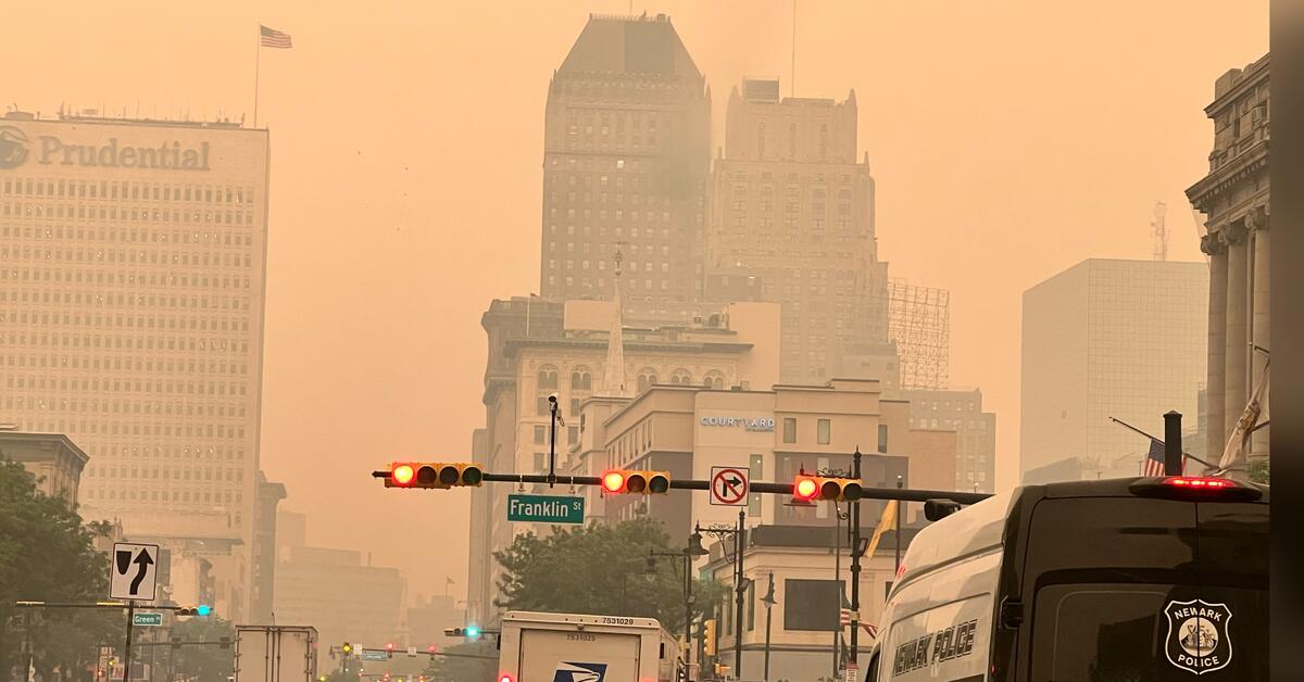CODE RED: Poor Air Quality Due to Raging Canadian Wildfires Shuts Down ...