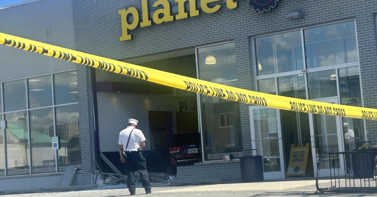UPDATE: Elderly Man Killed After Vehicle Crashes Into Elizabeth Planet ...