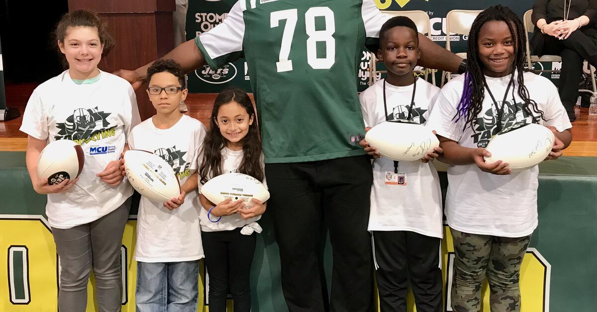 NY Jets Player Visits Elementary School in Linden