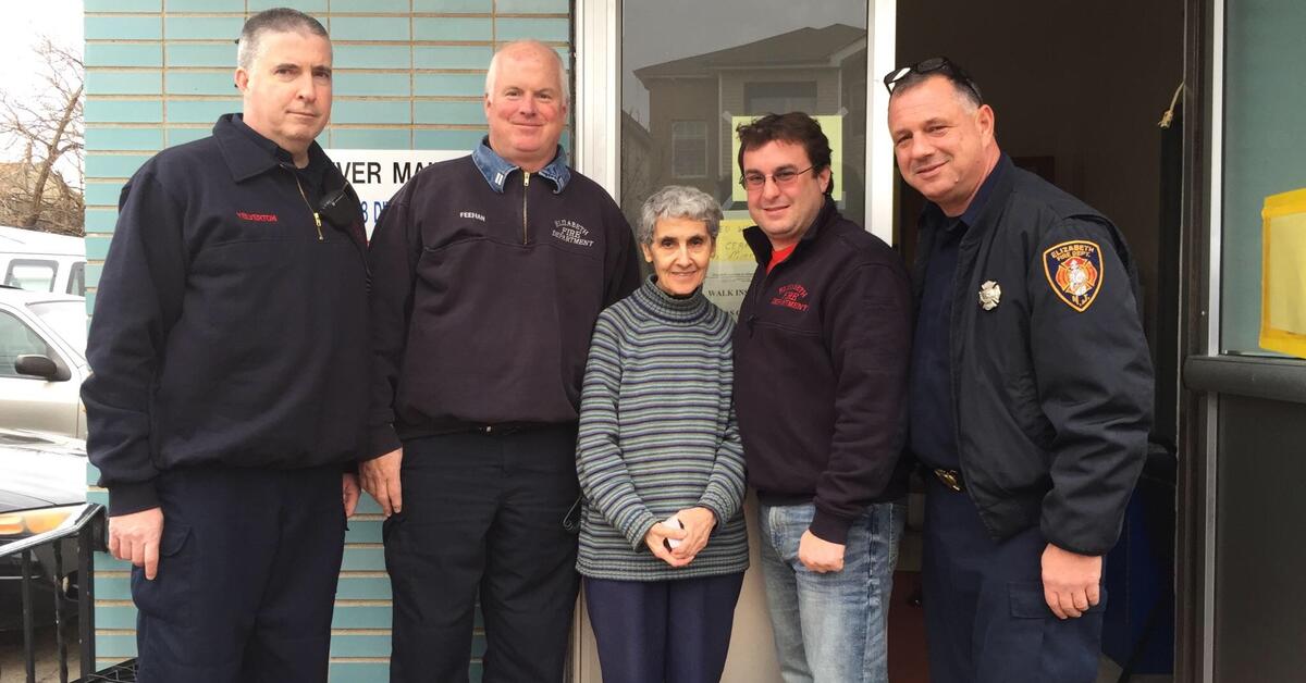 Elizabeth Firefighters Thank Community Organization with Turkey, Ham ...