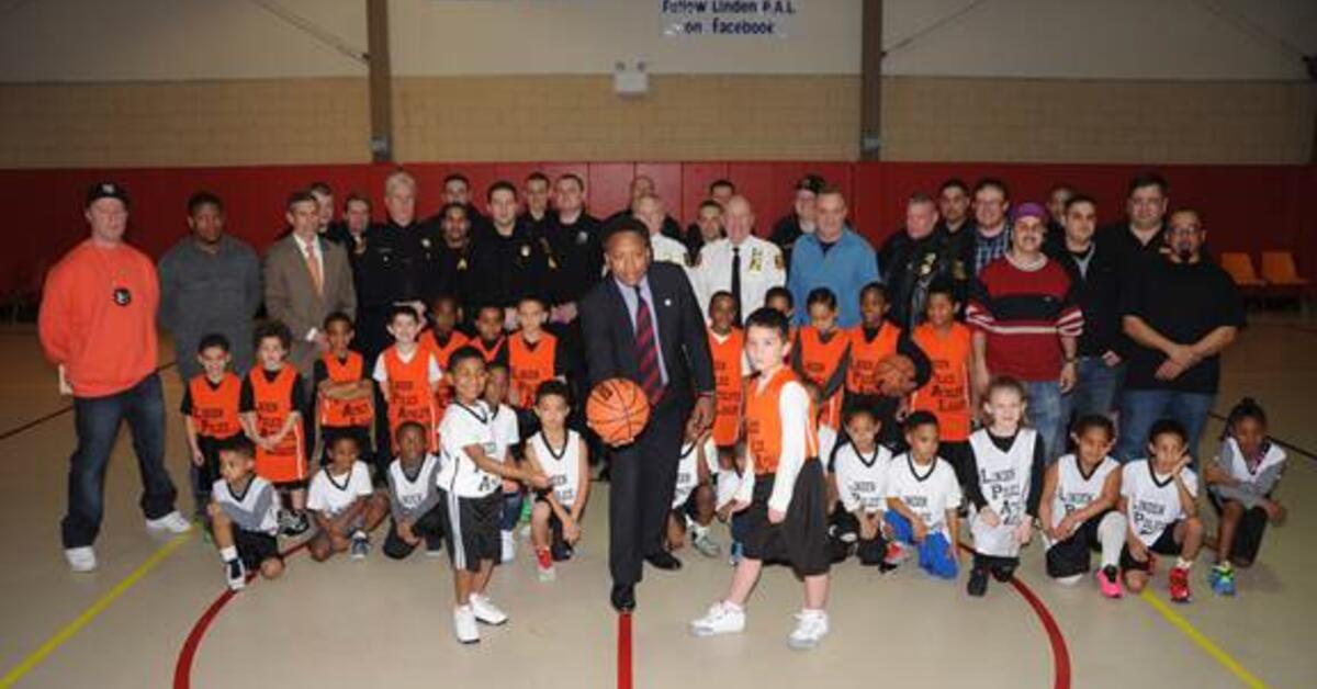 Linden Mayor Attends 2015 Linden P.A.L Basketball Season Tip-Off